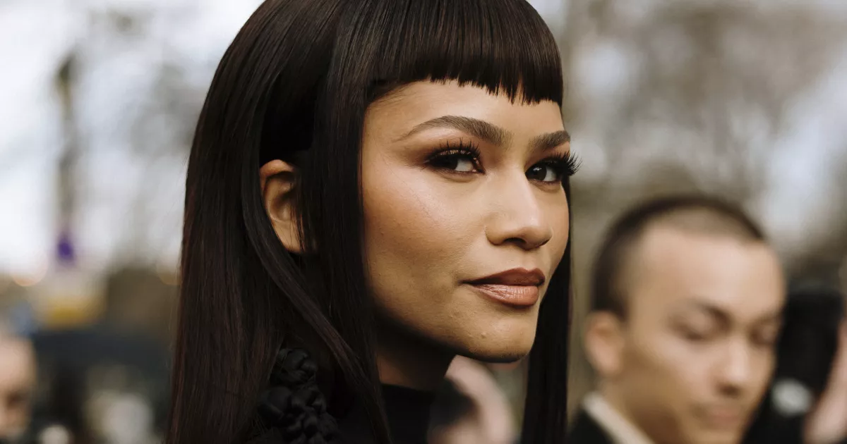 Nejlepší streetstyle z ulic pařížského haute couture weeku | Elle.cz